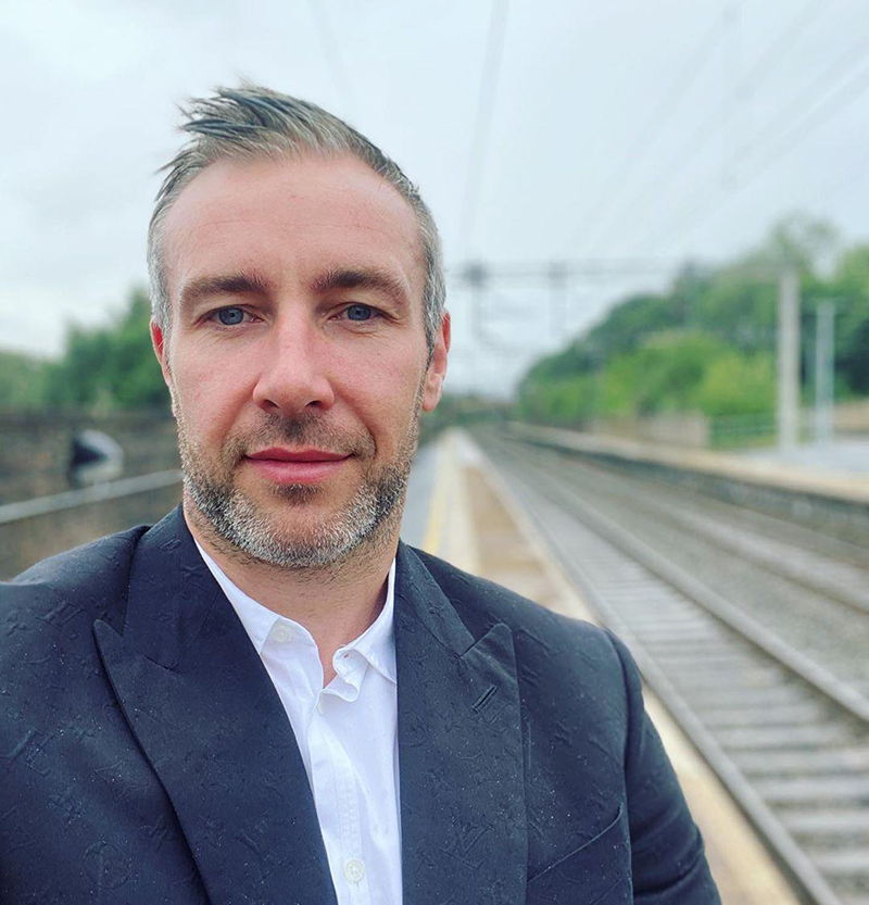 เปิดชีวิตเศรษฐี จากคนไร้ทุน ธนาคารไม่ปล่อยกู้ จนตอนนี้รวยอู้ฟู่ เพราะ ...