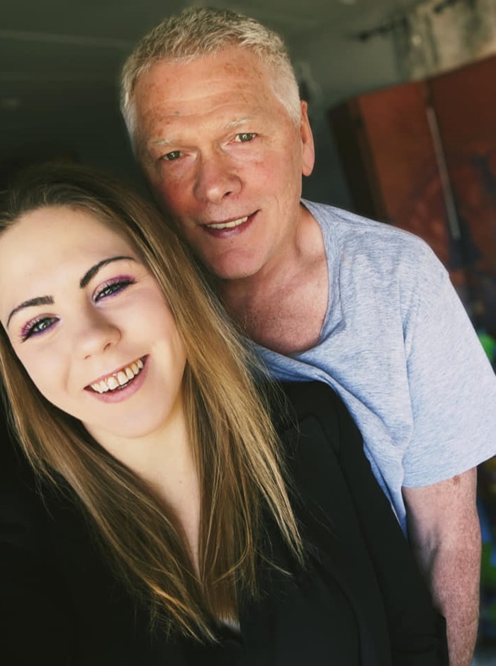 สาววัย 25 ครองรักสามีรุ่นปู่วัย 70 ปี อายุห่างกัน 45 ปี ไม่ใช่อุปสรรครัก