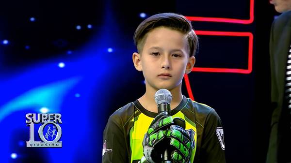 โมเมนต์น่ารัก SUPER 10 น้องแดเนียล ฝันเป็นจริงพบโจโจ้อีกครั้ง โผเข้ากอด ...