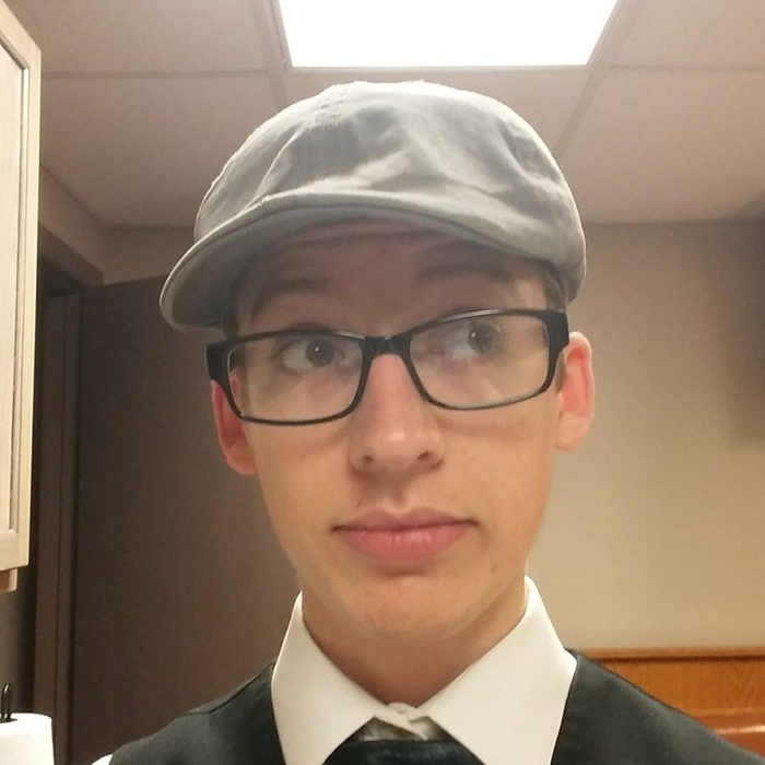 หนุ่มฉลองอายุ 18 ได้ฉีดวัคซีนครั้งแรก หลังพ่อ แม่สายแอนตี้ ห้ามมาตลอดชีวิต