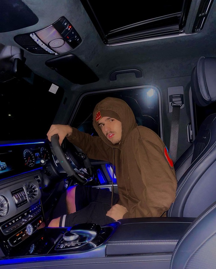 หนุ่ม 18 กลายเป็นเศรษฐี อวดหาเงินล้านตอนหลับ ชีวิตหรูอู้ฟู่ จากเด็กที่ ...