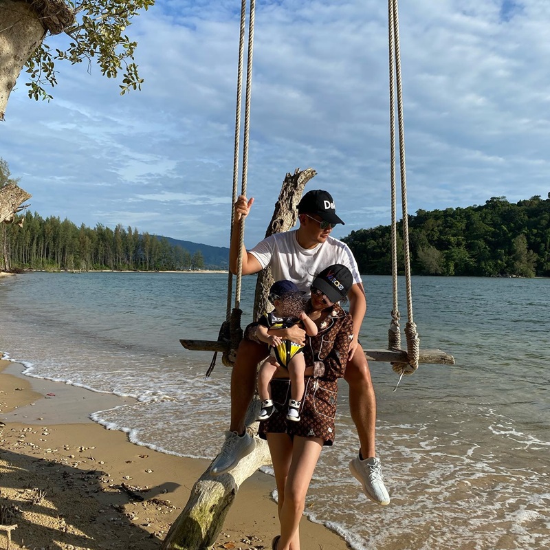 Leak Yim สามีบีท วิษณี ทายาทณุศาศิริ เจ้าของรถ Bugatti Chiron 300 ล้าน ...