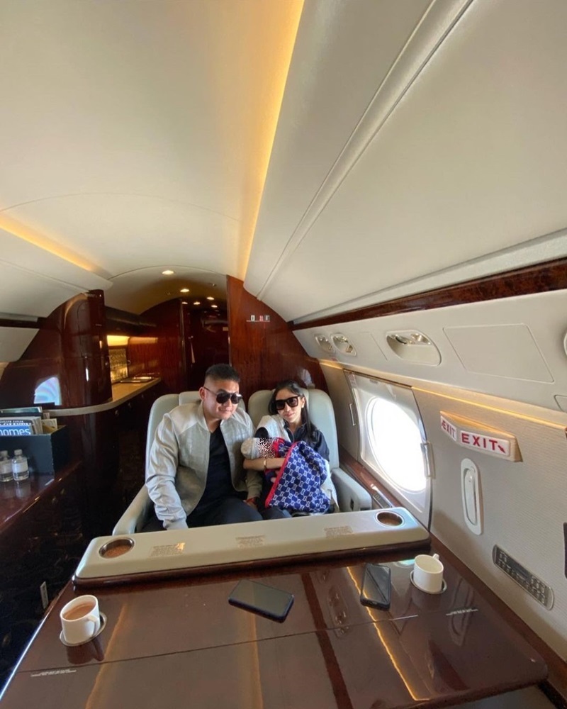 Leak Yim สามีบีท วิษณี ทายาทณุศาศิริ เจ้าของรถ Bugatti Chiron 300 ล้าน ...