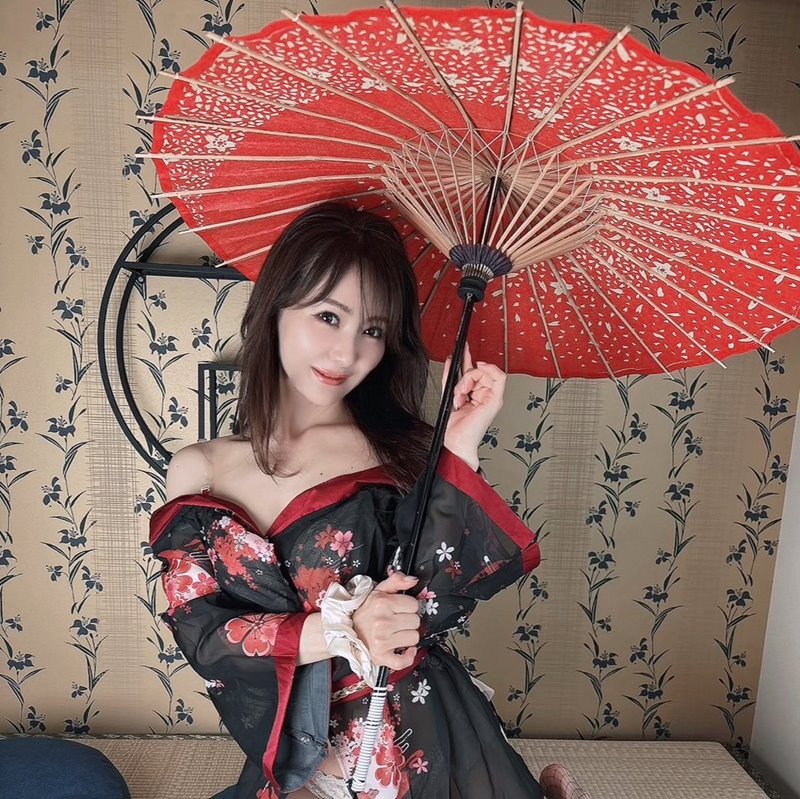 นาโฮะ โอซาวะ นางเอก AV ในตำนาน หวนคืนวงการในรอบ 17 ปี รู้อายุถึงกับร้องโอ้โห