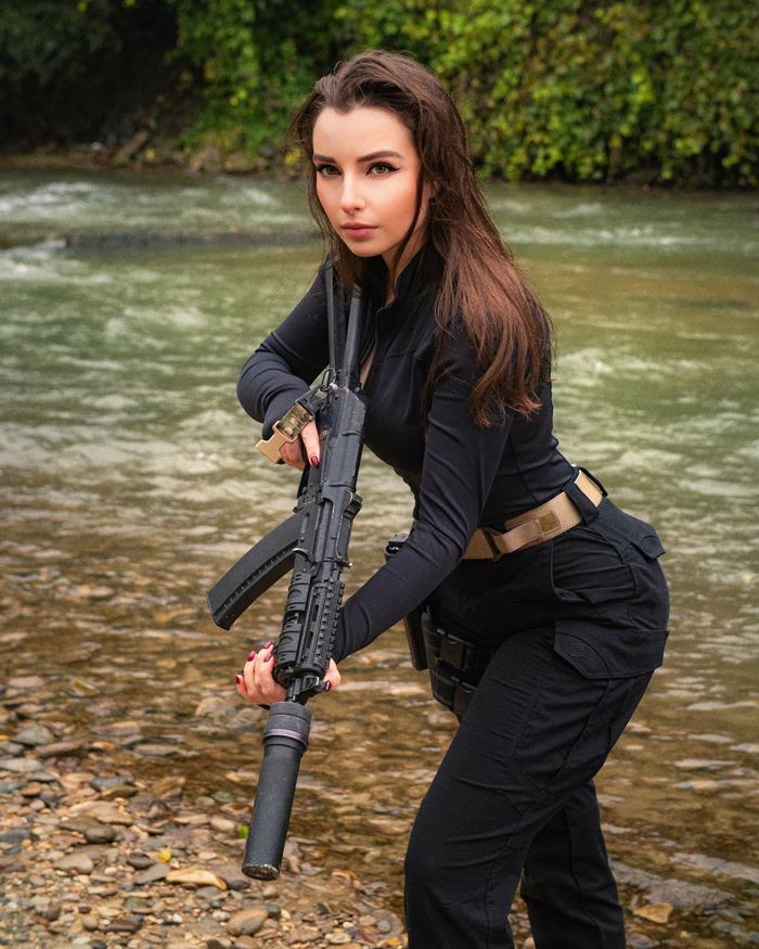 Elena Deligioz สาวคอสเพลย์ ทหารรัสเซีย สวยแซ่บดุดัน จนได้ฉายา ทหารหน้าสวย