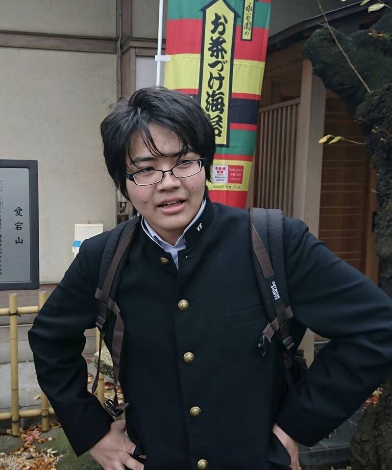 หนุ่มวิศวะพลิกผัน จากเด็กเนิร์ดขี้อาย กลายเป็นหนุ่มบาร์โฮสต์ตัวท็อป ได้ ...